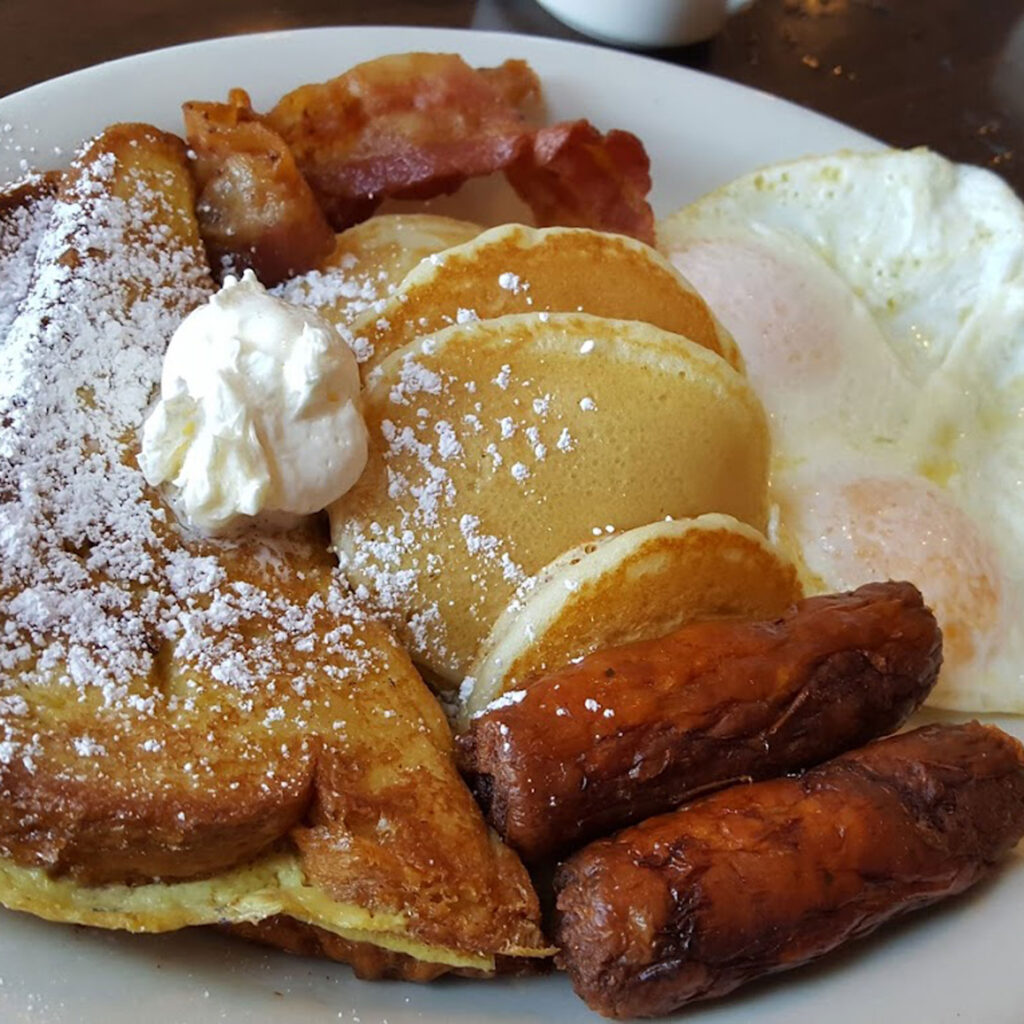 Uptown Cafe – A quaint spot serving homestyle diner fare